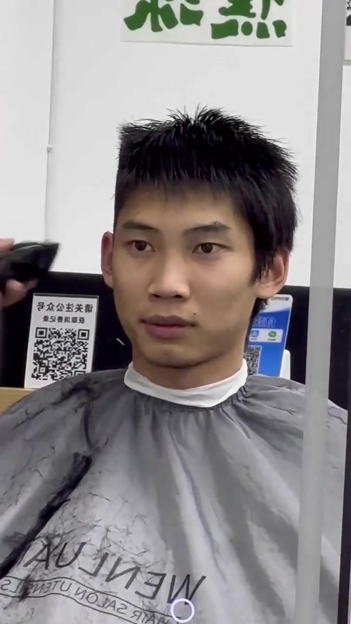 以为左边没加载出来呢！！-24VS直播