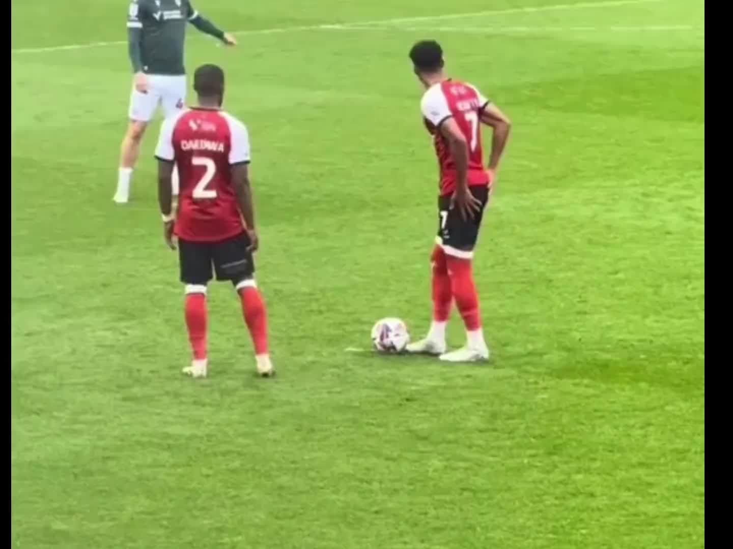 预订普斯卡什？年度最狡猾任意球诞生！创意、脚法都10分！-24VS直播