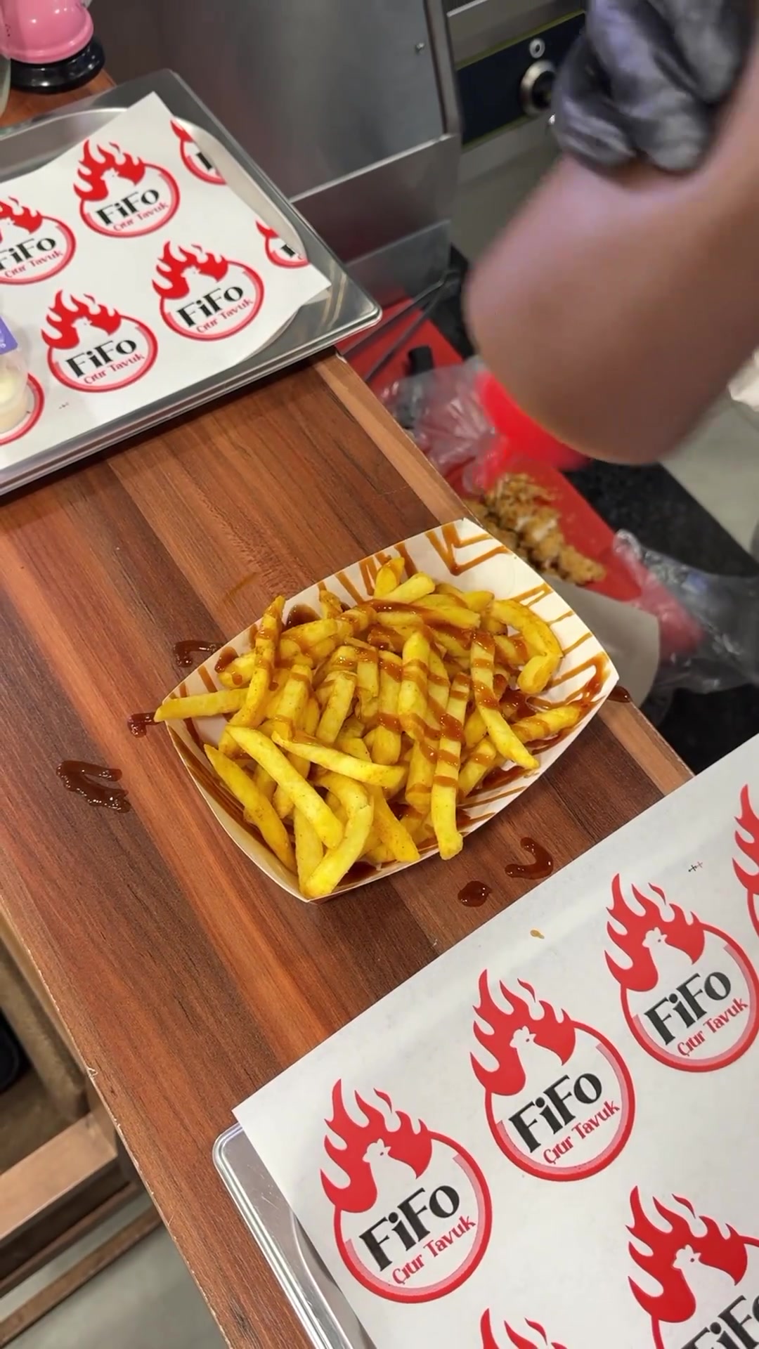 一开始：又浪费番茄酱 后面：原来是玩抽象-24VS直播