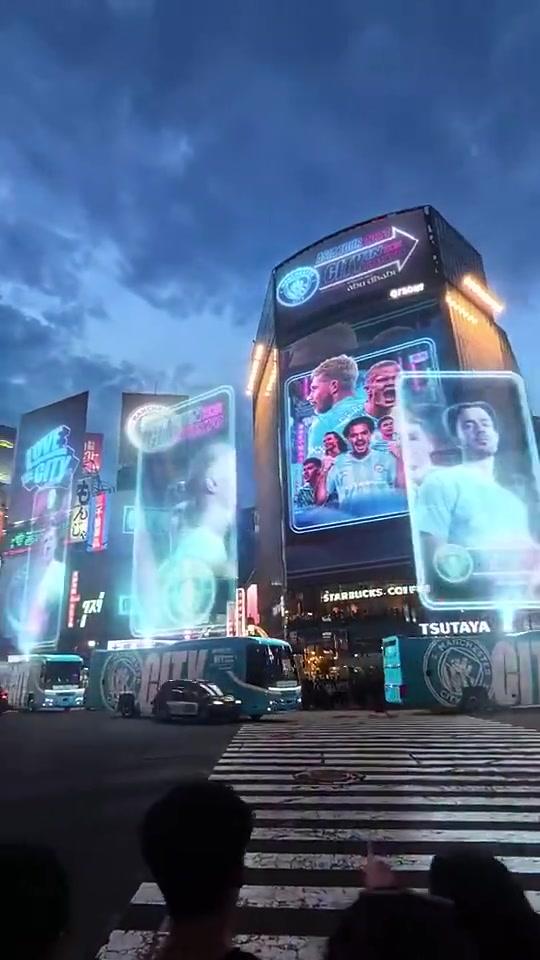 酷炫，曼城大巴点亮东京街头-24VS直播