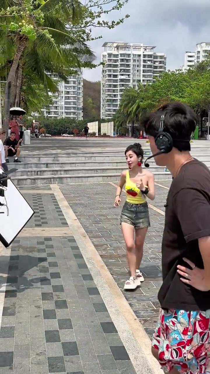 冯提莫现实中的状态与网上呈现出来的差别大吗？-24VS直播