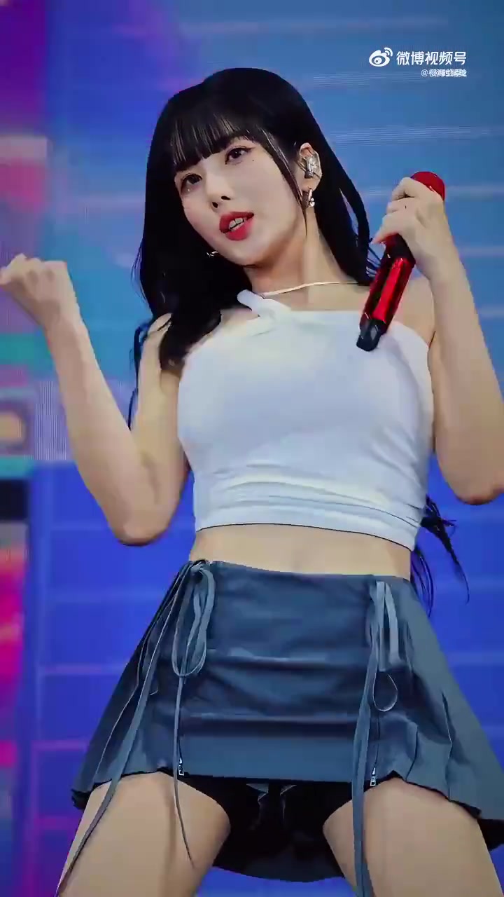 权恩妃 这火辣的身材太绝美了-24VS直播