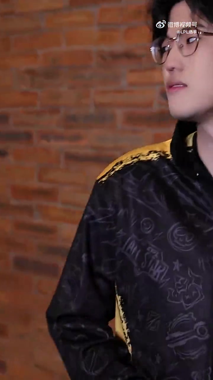 官方分享Jiejie全明星变装视频：小小金克丝，Jie榜拿下-24VS直播