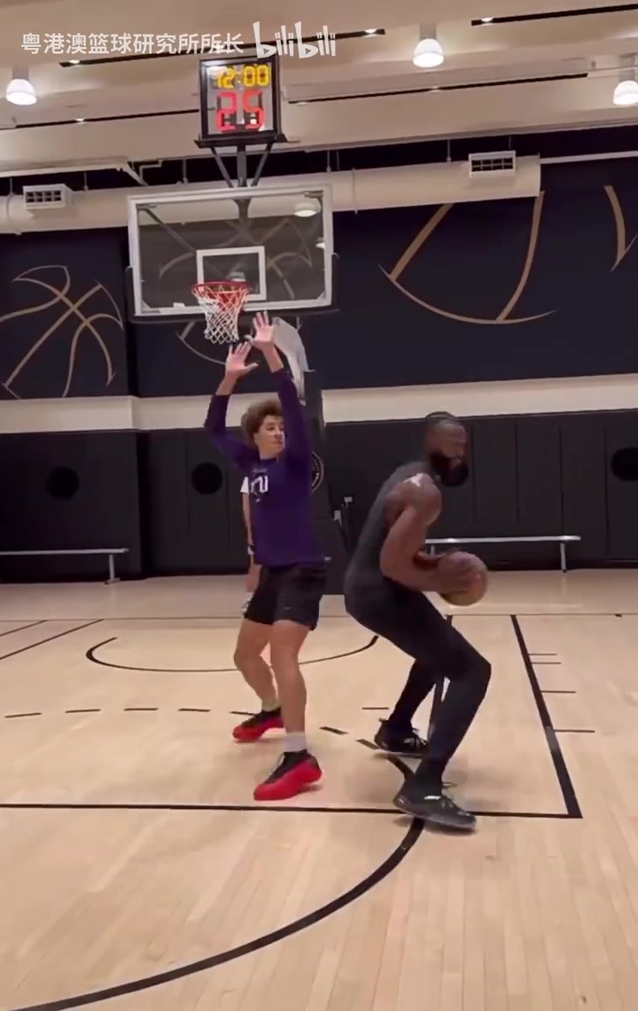 普通人防守杰伦布朗是种什么体验？杰伦根本没法力啊~-24VS直播