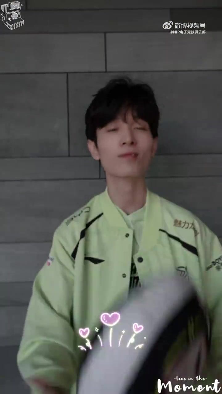 NIP官方发布选手短视频：再给大家展示一下村长的实力-24VS直播