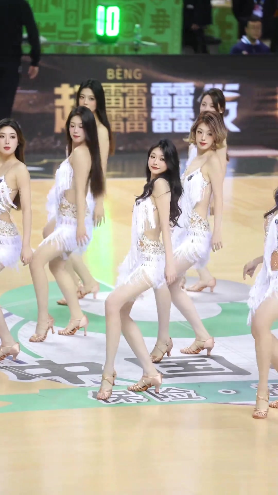 同曦啦啦队小姐姐：永远为南京主场的热情感动-24VS直播