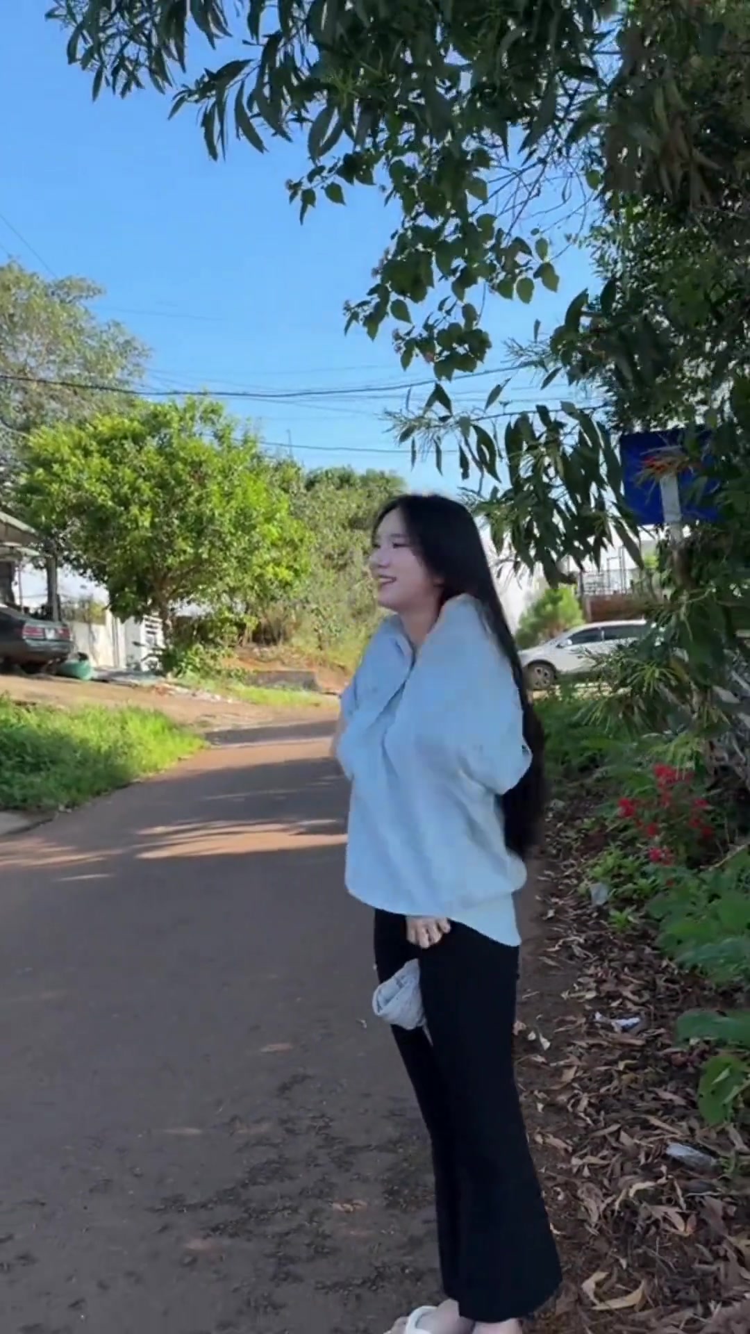 这个就叫专业！这个小姐姐凭空换衣服技术堪称一绝...-24VS直播